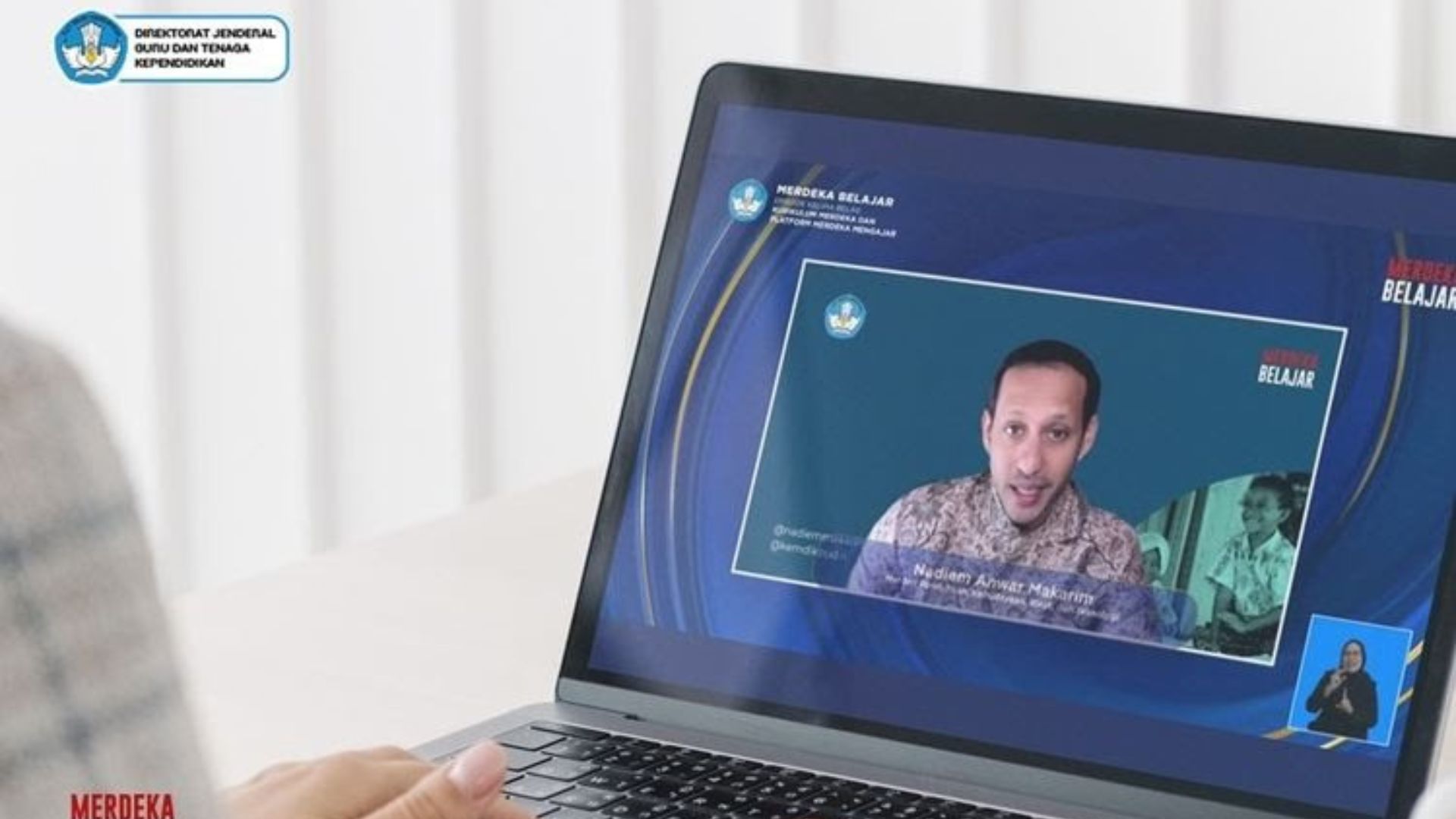 Hadapi Kurikulum Merdeka, Disdikbud Kaltim Sediakan Laptop untuk ... Hadapi Kurikulum Merdeka, Disdikbud Kaltim Sediakan Laptop untuk ...